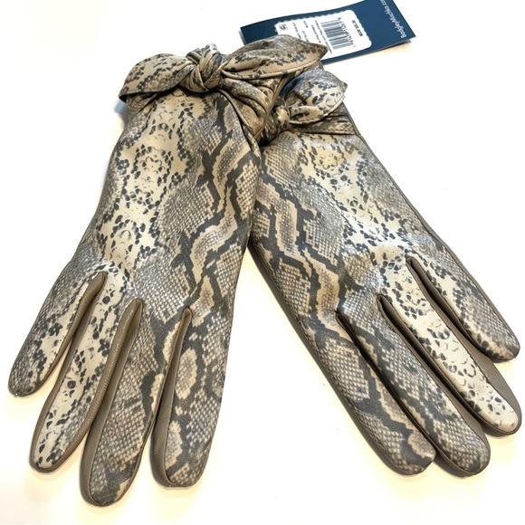 Badgley Mischka | Accessories | Badgley Mischka Novelty Leather Knot ...